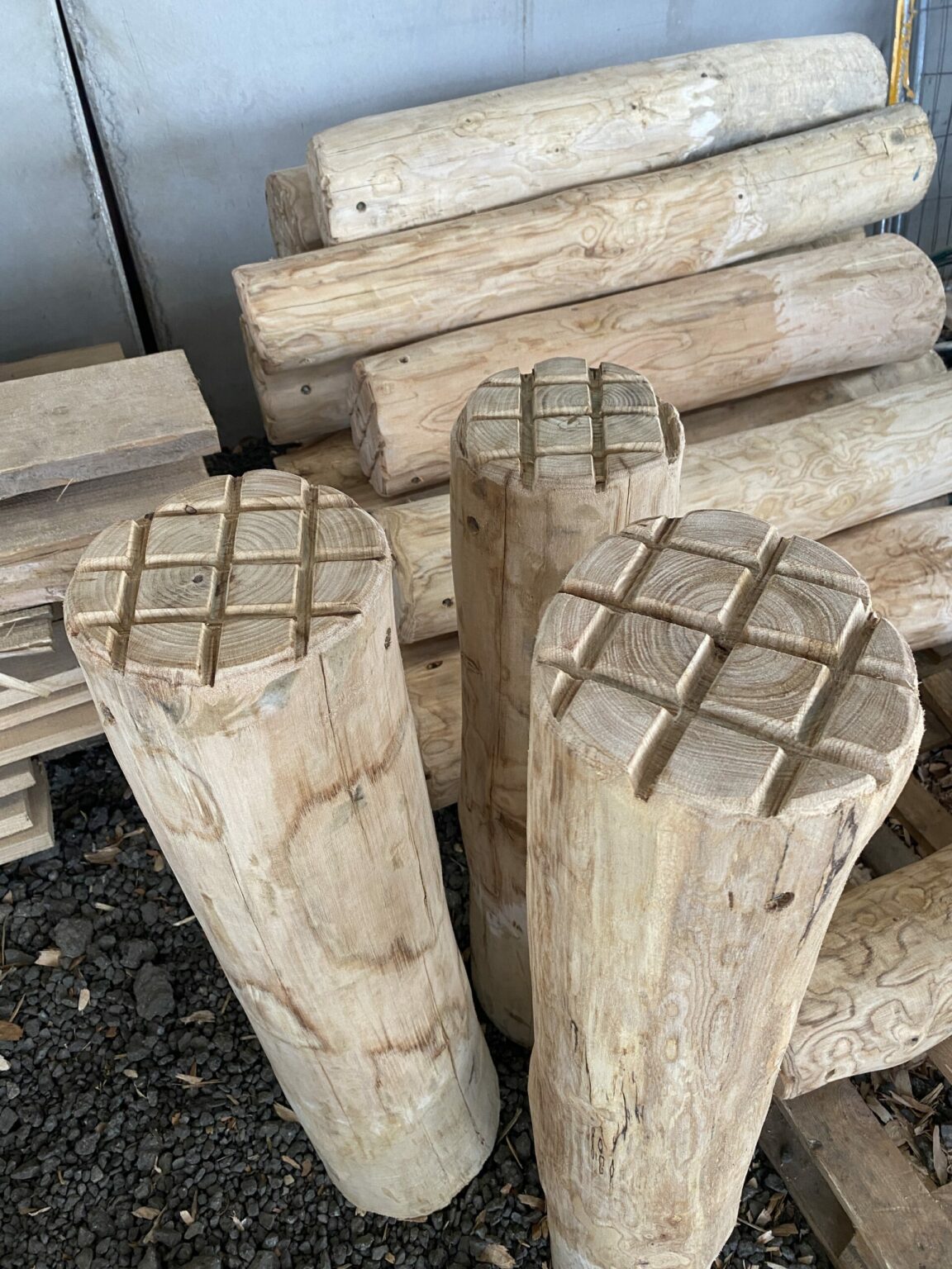 Cross-hatched Stepping Logs x5 - great grip in all weathers
